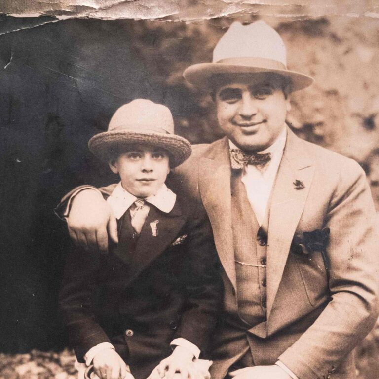 Al Capone: Ünlü Amerikan Gangsterinin Yükselişi ve Çöküşü - Evren Atlası